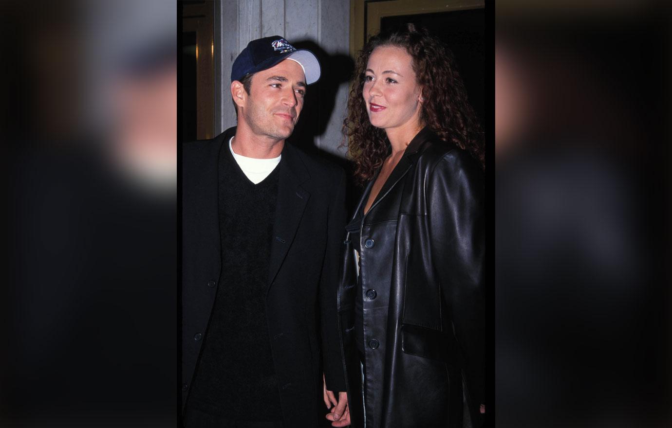 Luke Perry Dead – Photos '90120' Star's Many Loves Including Jennie ...