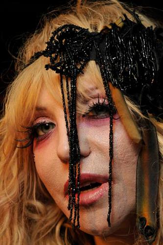 10 Of The Worst Celebrity Makeup Malfunctions