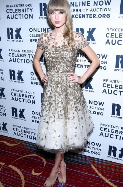 Taylor Swift Attends The 2012 Ripple of Hope Awards