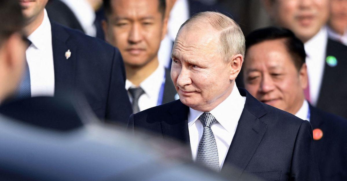 Vladimir Putin Has Bulletproof Shield on Standby as Assassination Fears ...