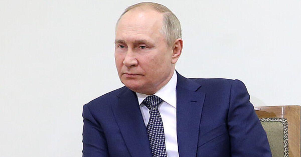 Vladimir Putin's Hands Are Turning 'Black' Following Cancer Reports