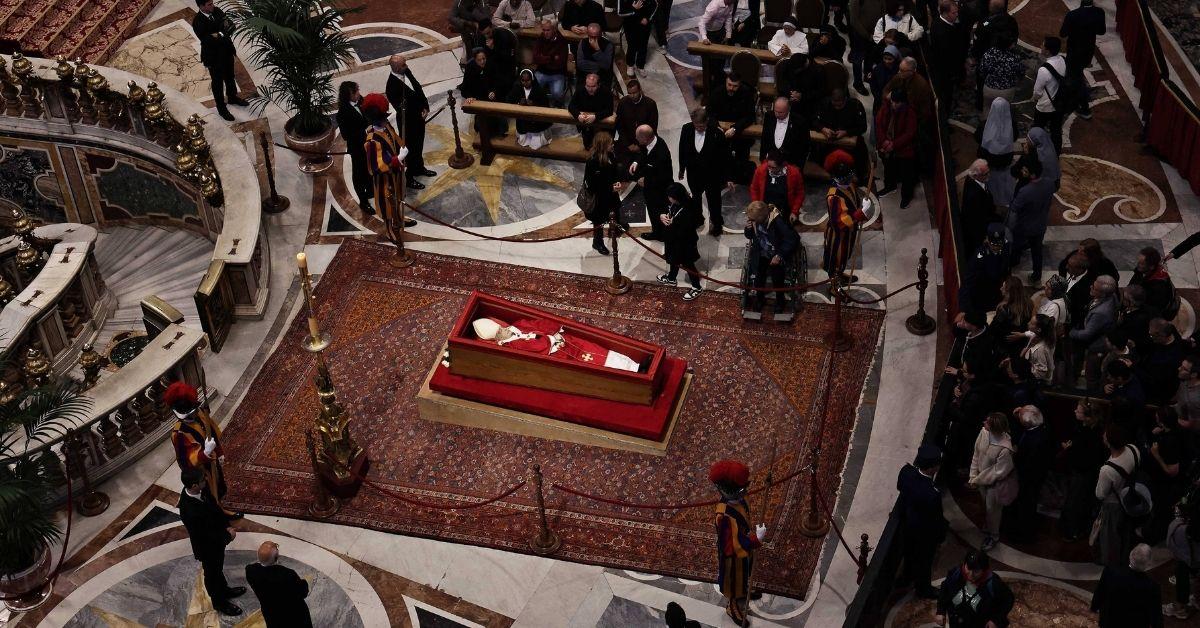 Mourners Blasted As 'Sick' For Taking Selfies Next To Pope's Dead Body