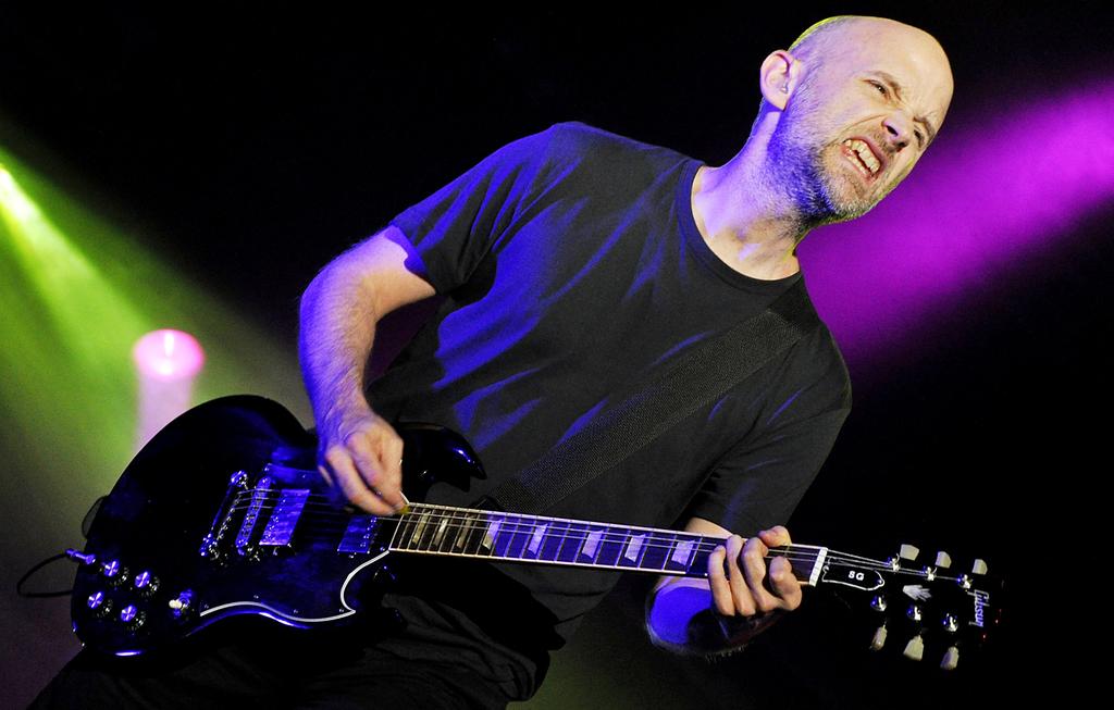 The Weirdest Things Celebrities Demand In Their Contracts