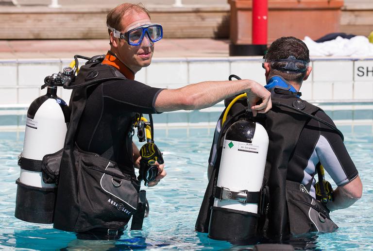 Scuba Diving Royalty! Prince William (Wet) Suits Up To Become President ...