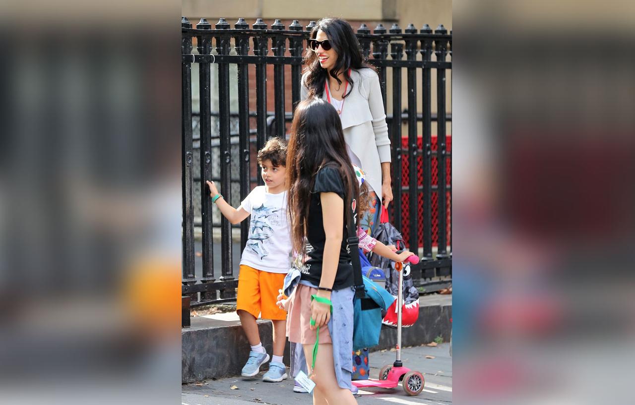Huma Abedin Smiles With Kids After Anthony Weiner's Prison Sentence