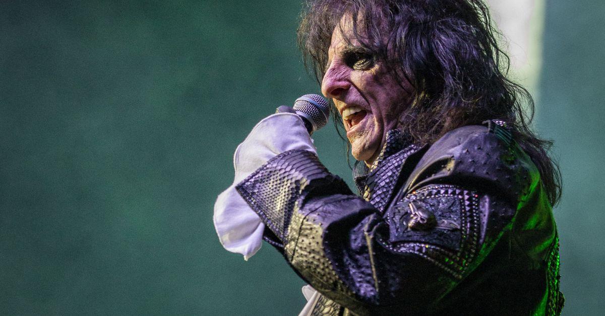 Alice Cooper Admits To Carrying Drugs, Says Johnny Depp Is Sober