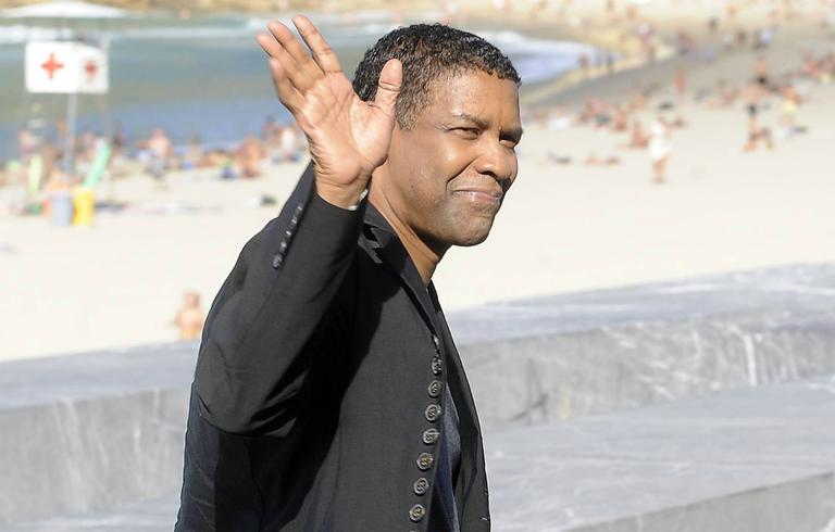 Famous Flaws! The Top 35 Celebrity Deformities