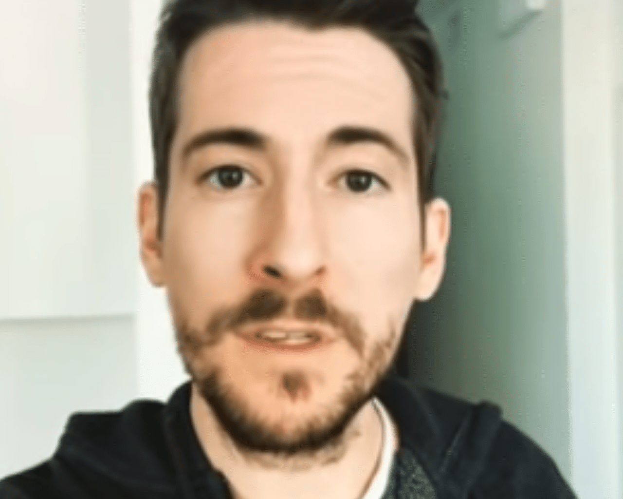 Comedian Rob O’Reilly Uses Racial Slur During Carnival Cruise Set