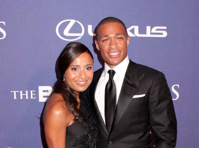 Amy Robach, T.J. Holmes Kiss During Relaxing Vacation In Mexico