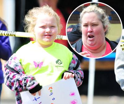Cookie Monster! Honey Boo Boo Sells Girl Scout Cookies Outside Her Home