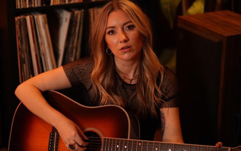 How Hannah Dorothy Broke the Rules and Became a Songwriting Sensation