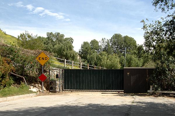 ‘Slap In The Face!’ Patrick Swayze’s Widow Lisa Niemi Sells His Beloved ...