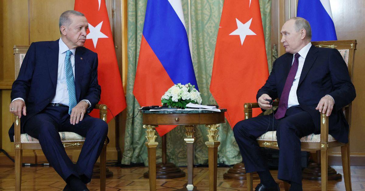 Sleuths Believe Vladimir Putin is Dead and Using a Body Double