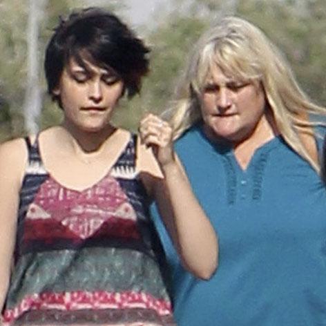 Debbie Rowe Ready To Join Family Therapy & Move Closer To Los Angeles ...