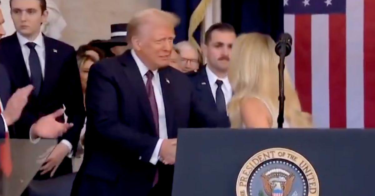 Carrie Underwood Suffers Audio Malfunction at Trump's Inauguration Day