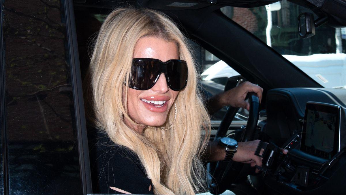 Jessica Simpson Debuts Emotional New Song About Sobriety Journey