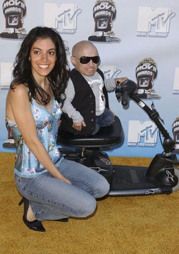 Ladies Love Verne Troyer!
