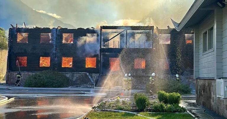 Putin's Palace Compound Goes Up in Flames