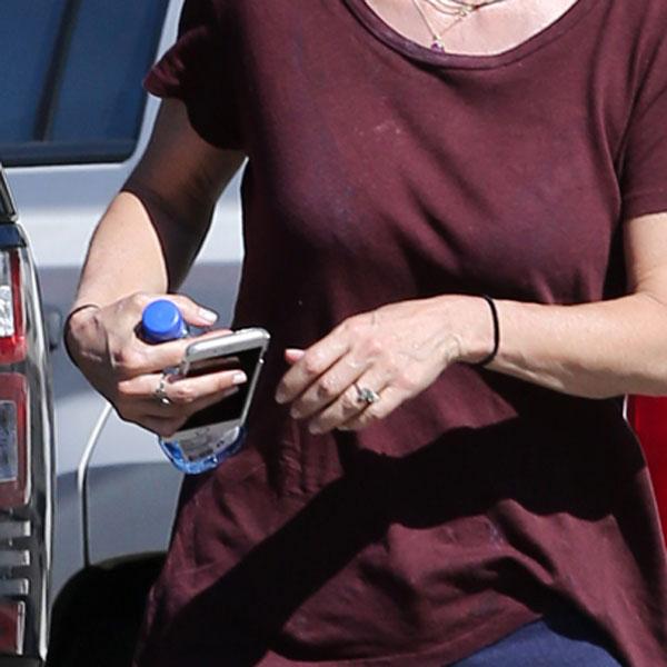 See Courteney Cox's Engagement Ring Up Close On Romantic Hike With ...