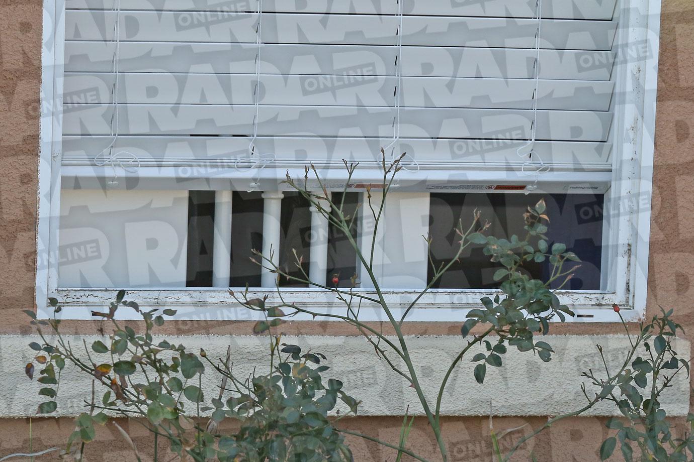 Shocking Photos Inside Turpin House Of Horrors—See Garbage, Broken Toys ...