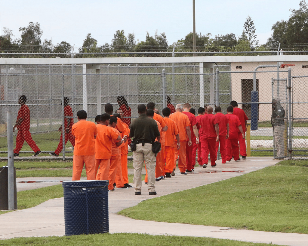 Josh Duggar Placed In Solitary Confinement After He Was Caught With ...