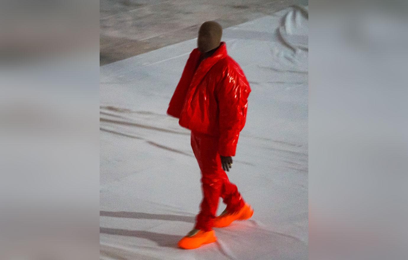 Kanye West Was NOT Levitating During ‘Donda’ Listening Party, Stunt ...