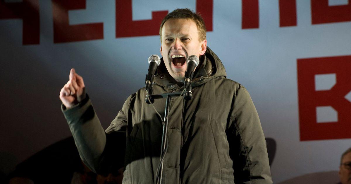 Footage Appears to Show Alexei Navalny's Body Being Smuggled Out of Prison