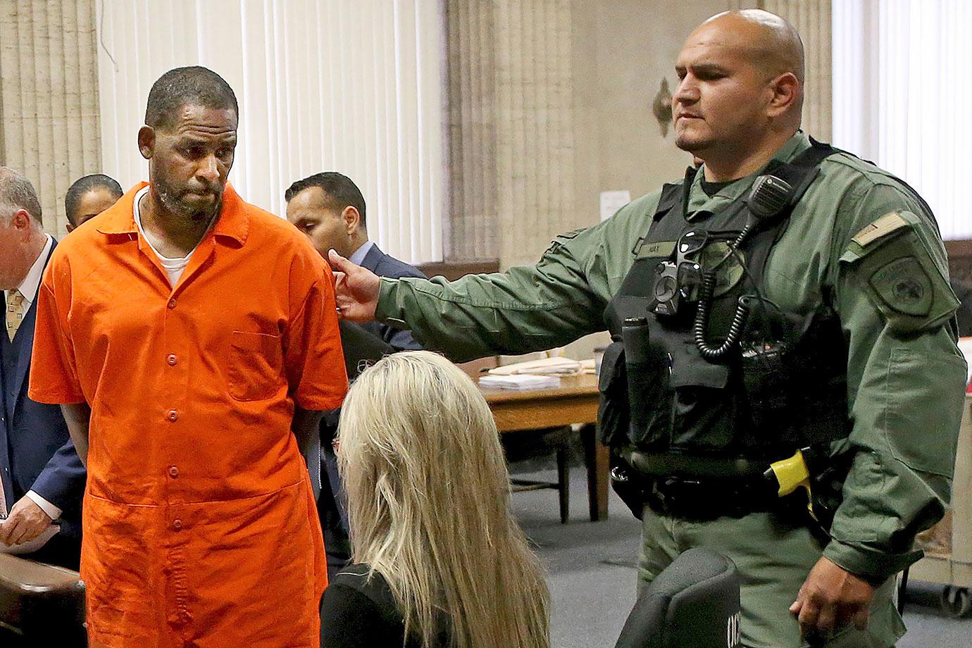 R. Kelly's Lawyer Accuses Alleged Victims Of Being Fans Who Sought Him Out