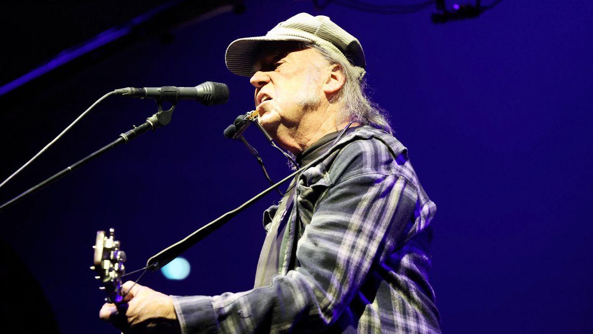 Neil Young Death Fears Erupt After Ailing Star Axes Entire Tour
