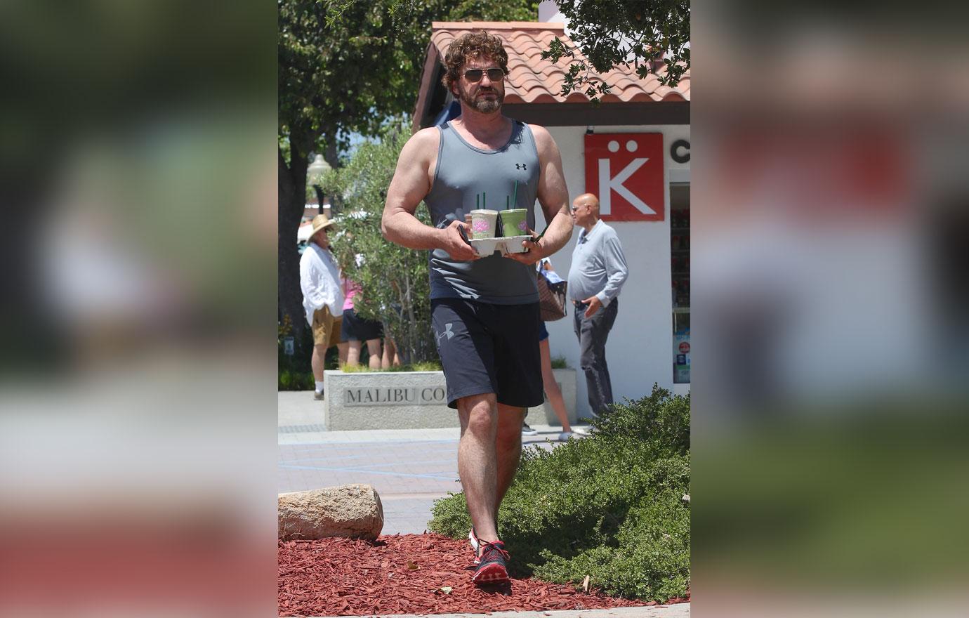 [PICS] Gerard Butler Shows Off Bulging Muscles In A Tank