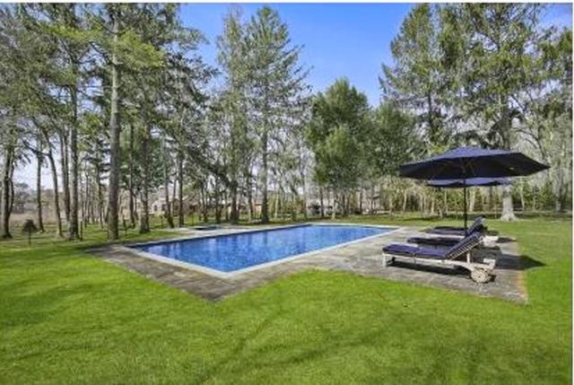 Anderson Cooper Puts Vacation Home Up For Sale