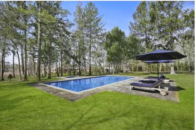 Anderson Cooper Puts Vacation Home Up For Sale