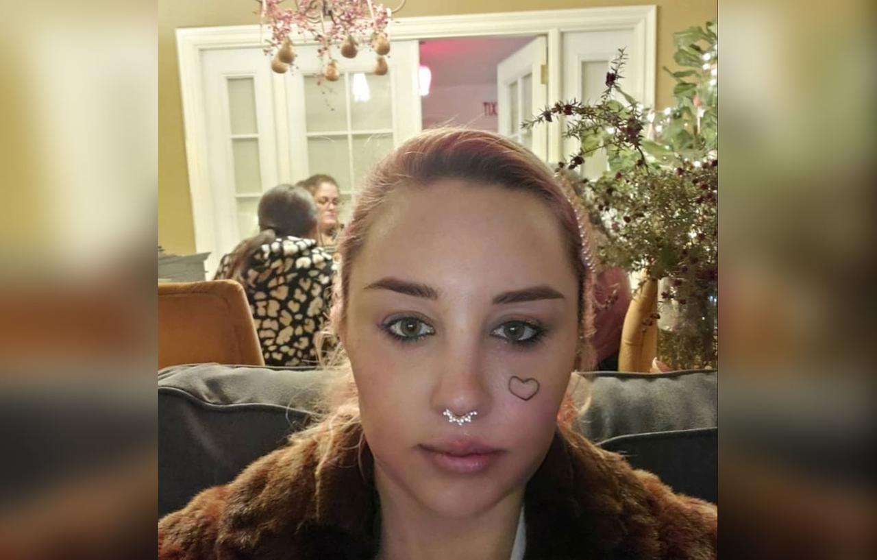 Amanda Bynes Unveils Photo Of Mystery Fiance