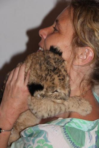 Photos: Andi Rive Tries To Stop Lion Hunting