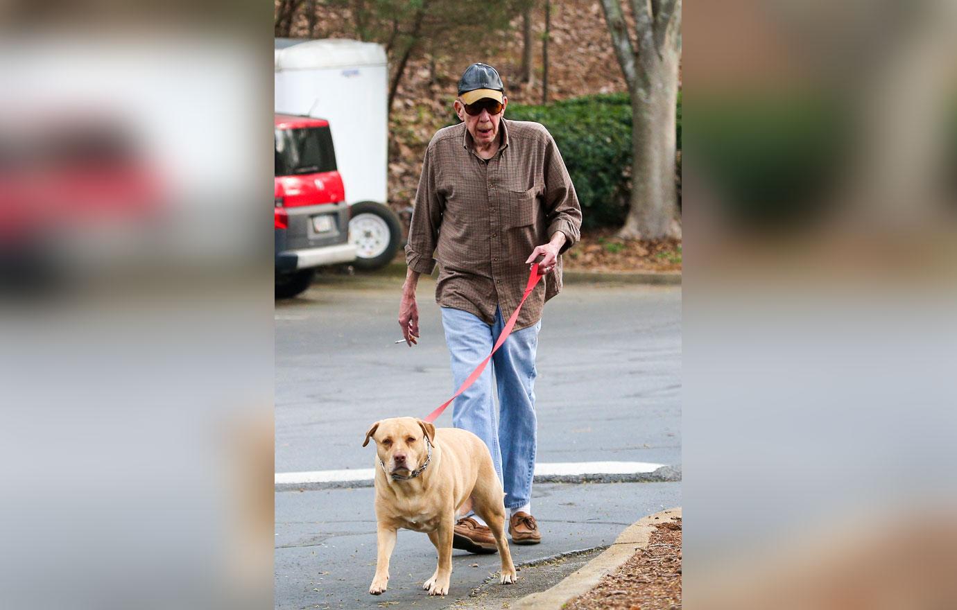 [Pics] Julia Robert Ignores Stepfather Michael Motes Gay Wedding