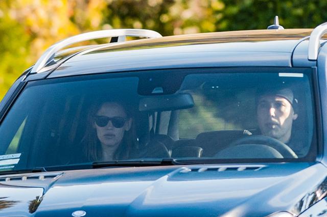 Jen Garner & Ben Affleck Go For A Drive Together