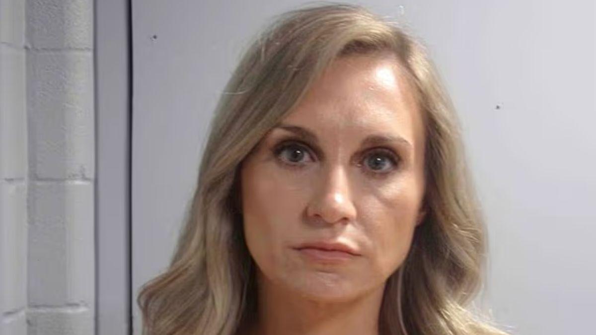 Disgraced Mayor Texted Family After Allegedly Assaulting Teen at Boozy Bash