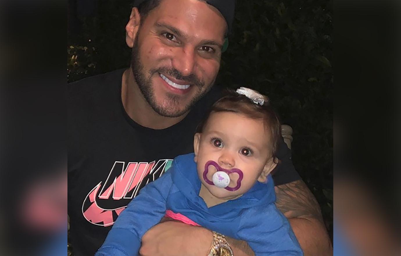 ‘Jersey Shore’ Ronnie Ortiz-Magro & Jen Harley Kiss