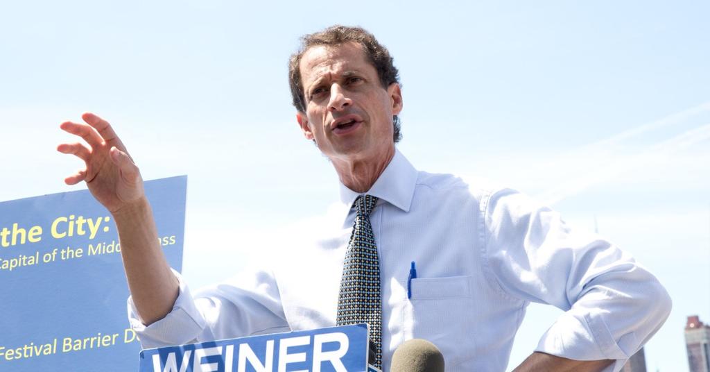 Anthony Weiner Makes First Twitter Post In Nearly 10 Years