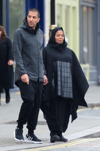 Converted? Janet Jackson Spotted In Islamic Dress After Pregnancy ...