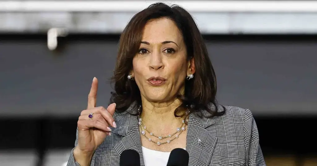 Kamala Harris Accidentally Claps Along to Song Protesting Her During ...