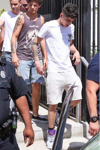 31 Extreme Hollywood Bodies – Stars Who Are Sexy, Skinny & Scary