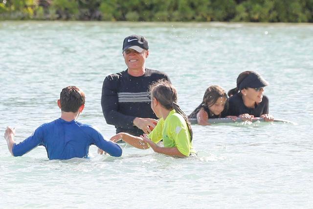 Heather & Terry Dubrow Make A Tropical Escape After Revealing A HUGE ...
