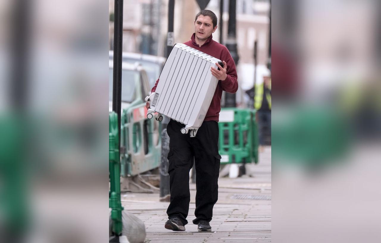 [PICS] Janet Jackson Moves Out Of London Home