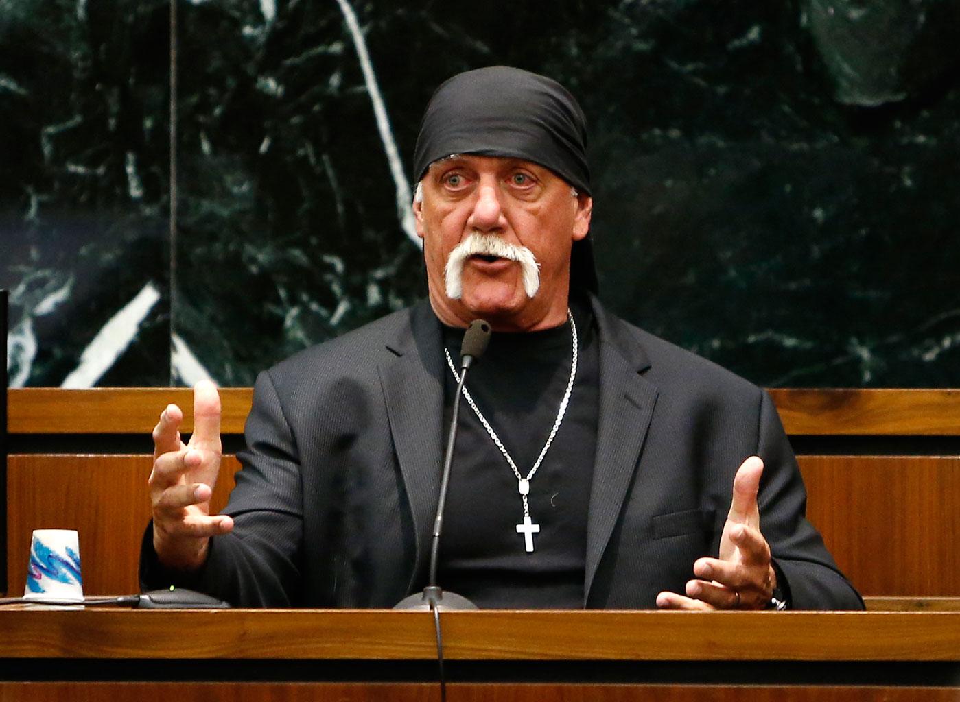 Hulk Hogan Prays On The Stand During Shocking Sex Tape Trial