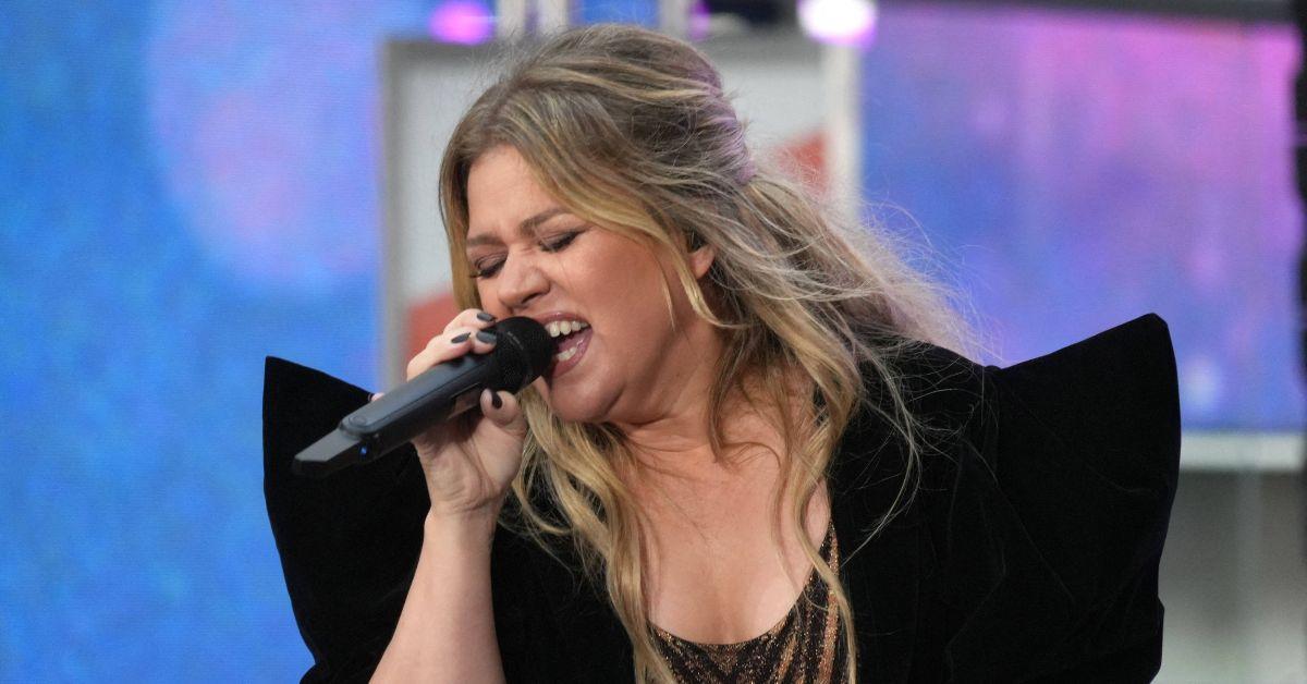 Truth Behind 'Bitter Feud' Between Carrie Underwood and Kelly Clarkson