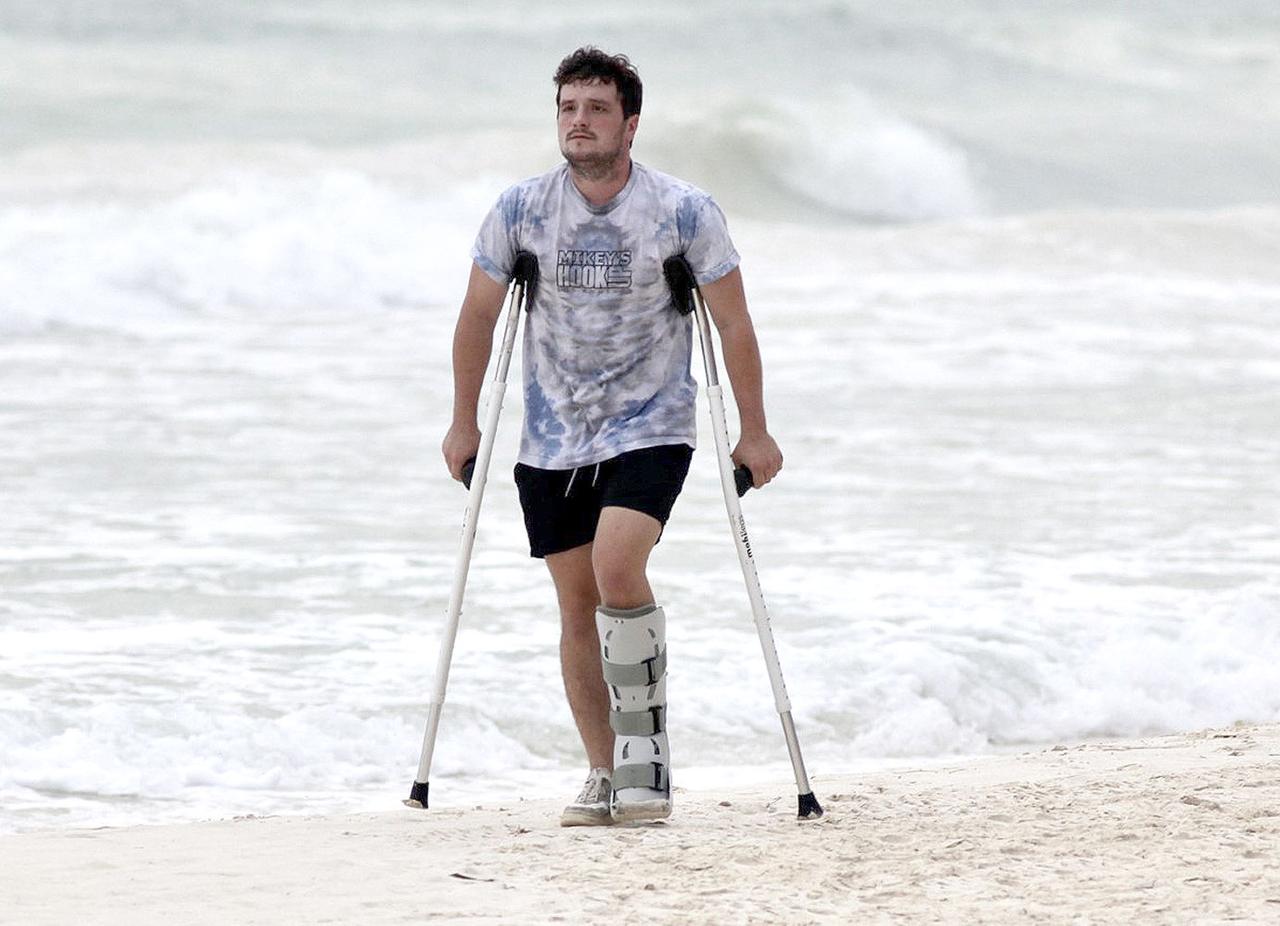'Hunger Games' Actor Josh Hutcherson Injured In Mexico, Spotted Wearing ...