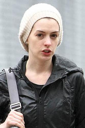 Nearly Unrecognizable! 20 Shocking Photos Of Stars Without Makeup