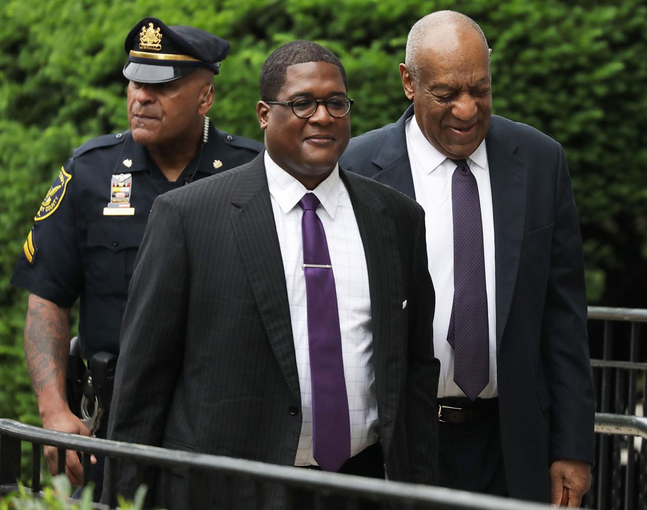 [pics] Bill Cosby Sexual Assault Trial Comedian Arrives Alone On Day Two
