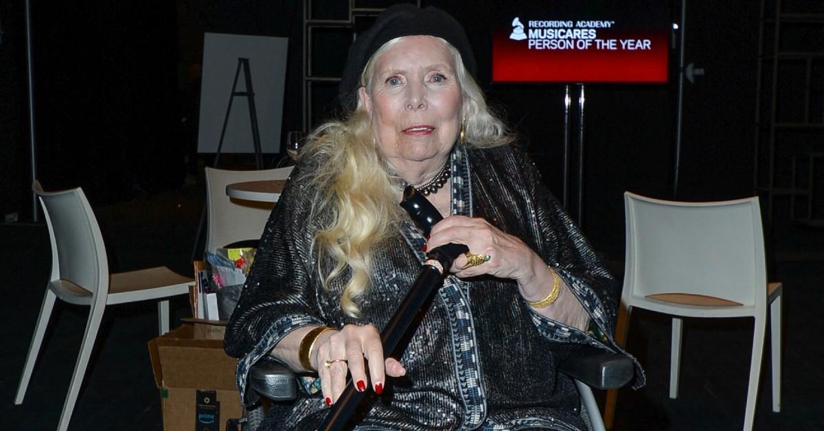 Joni Mitchell Facing Cancellation Calls for Blacking Up For Album Cover ...